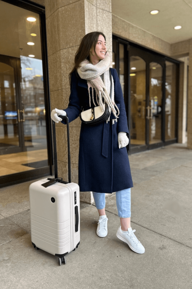Monos Luggage Review: My Experience After One Year - Nomade & Mode